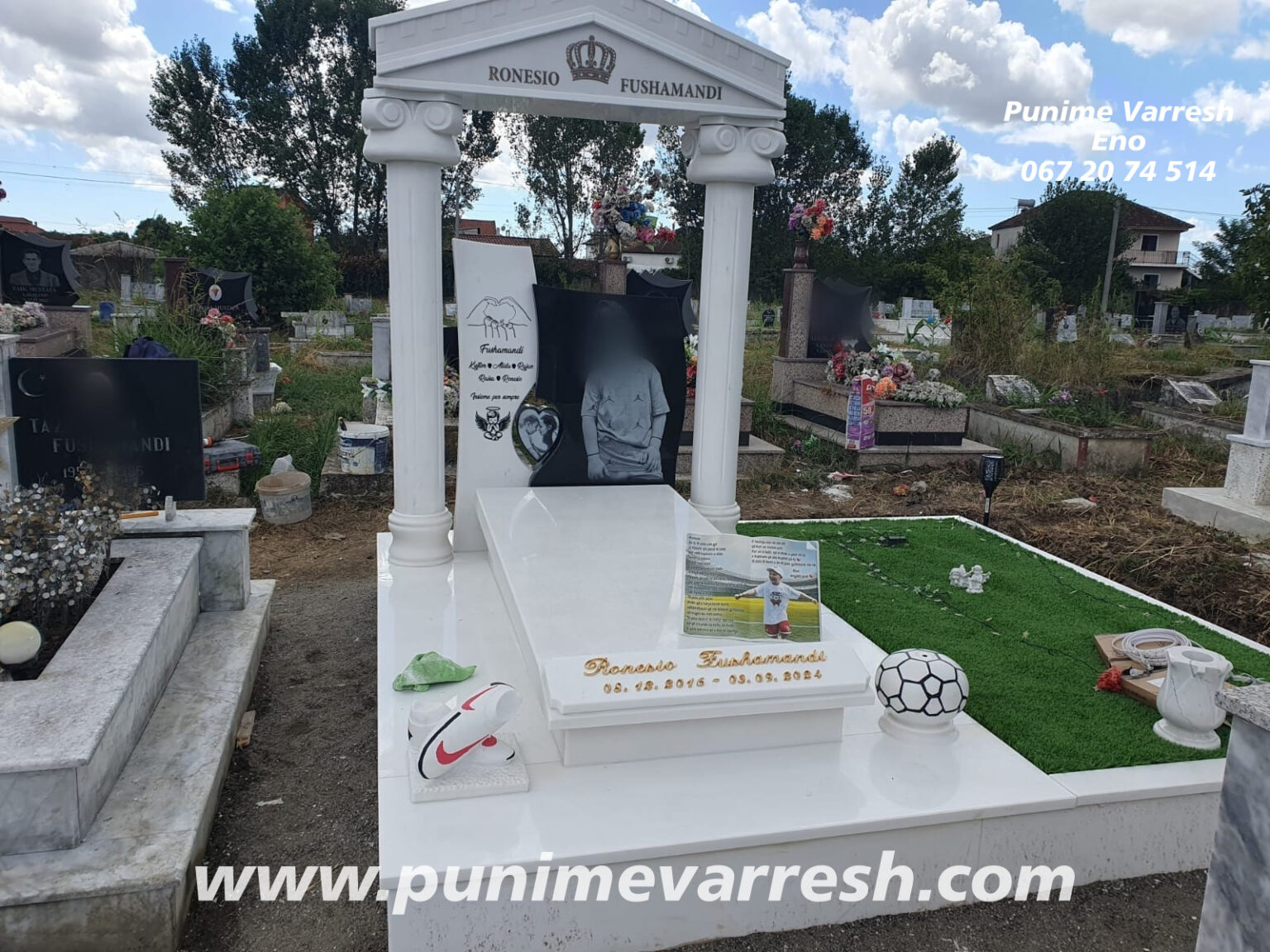 Qivur Mermer i bardhe varr me pikture - Montuar ne Shkoder - Modele Varresh